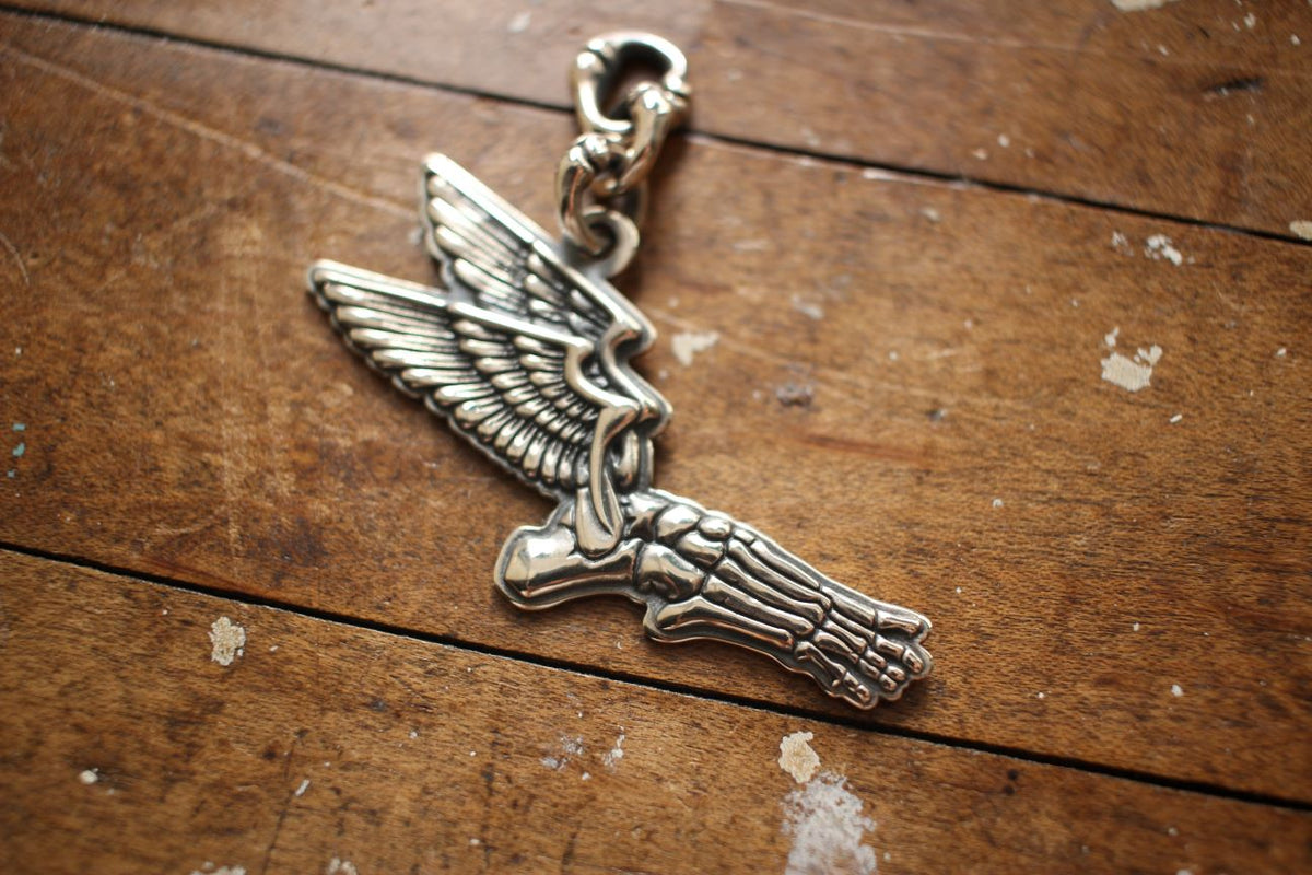 BO'S GLAD RAGS / "Winged Skeleton Foot" (C23-03PH) – McFly Online Store