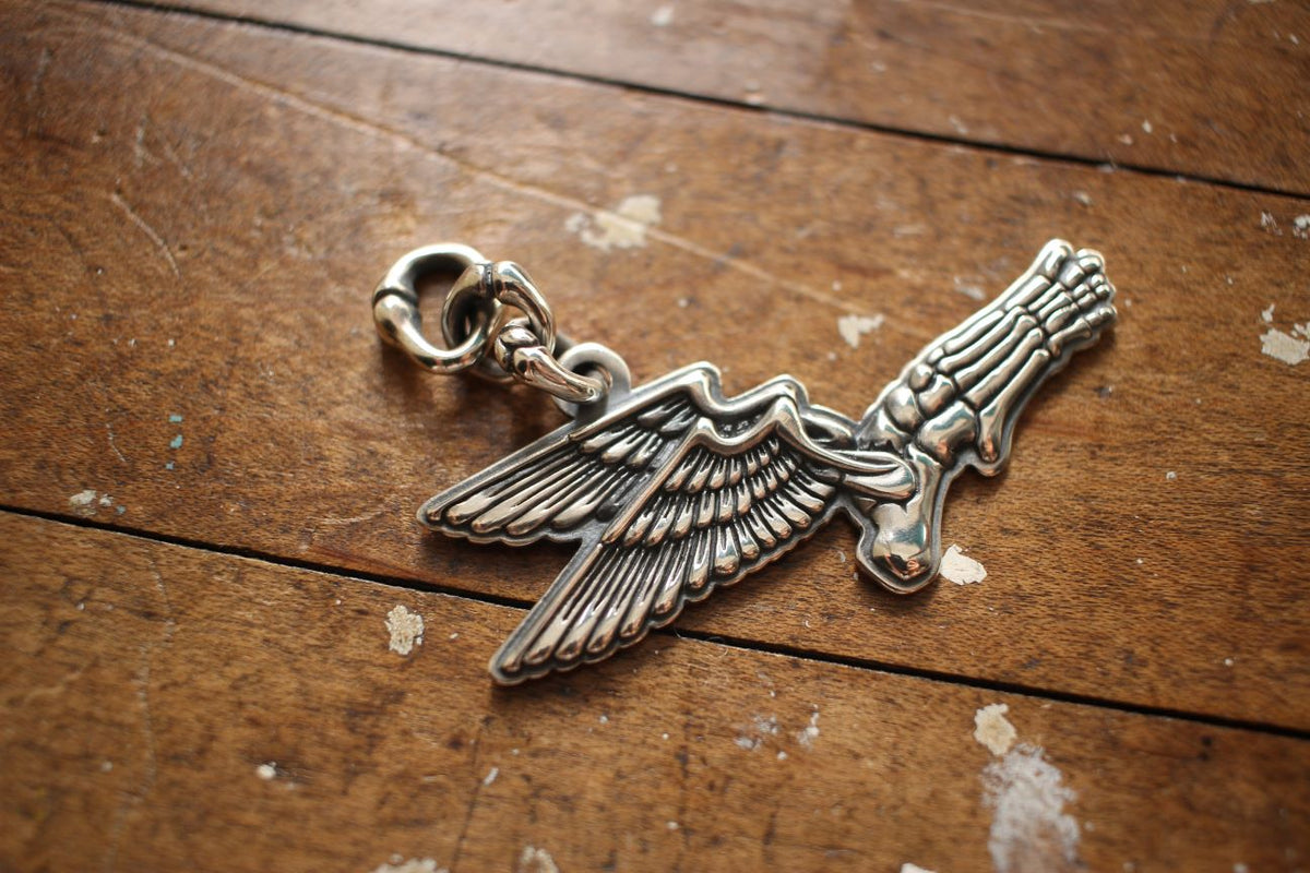 BO'S GLAD RAGS / "Winged Skeleton Foot" (C23-03PH) – McFly Online Store